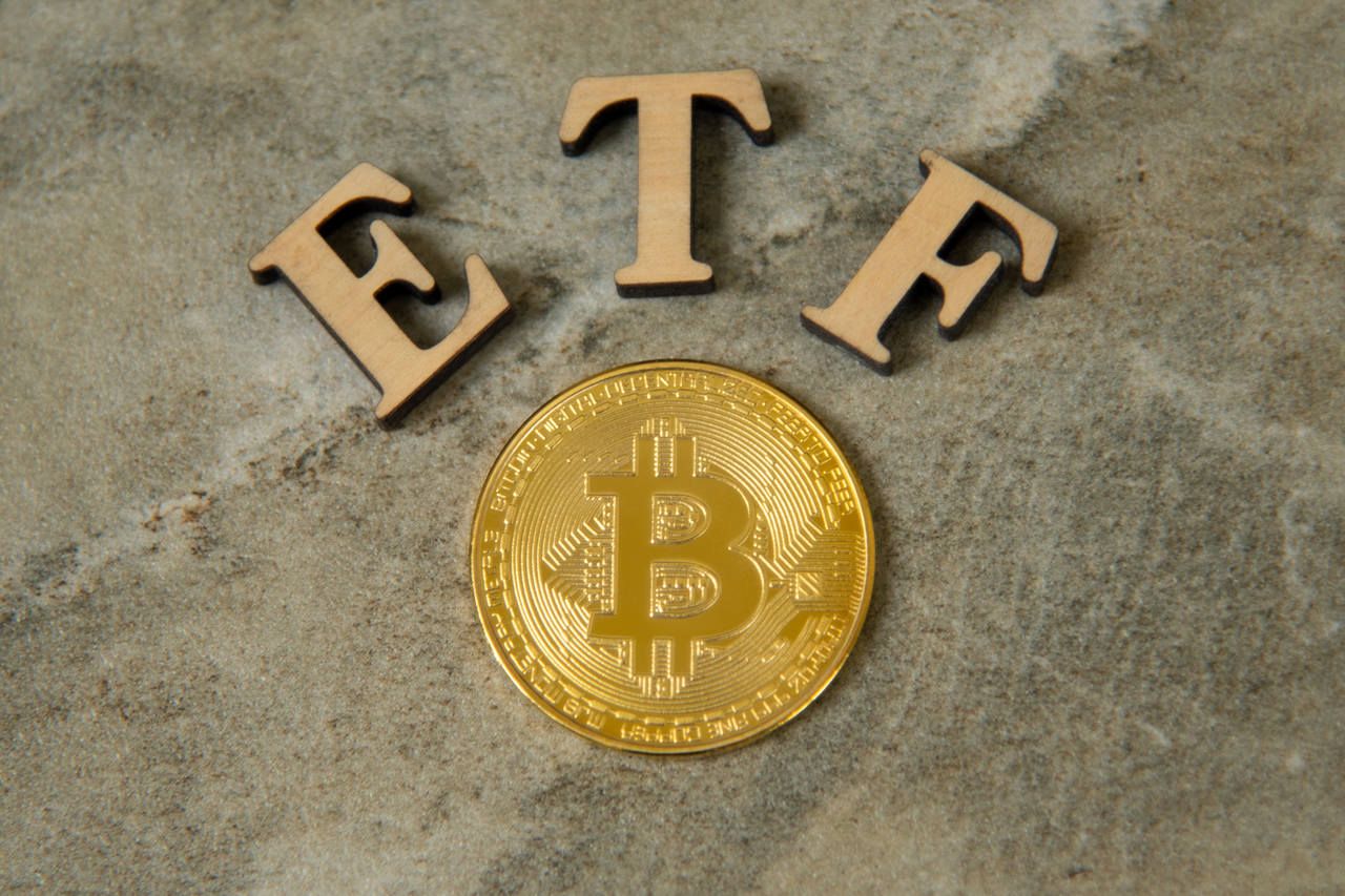 Bitcoin Spot ETFs NOT APPROVED Yet!!! – SEC Twitter Account